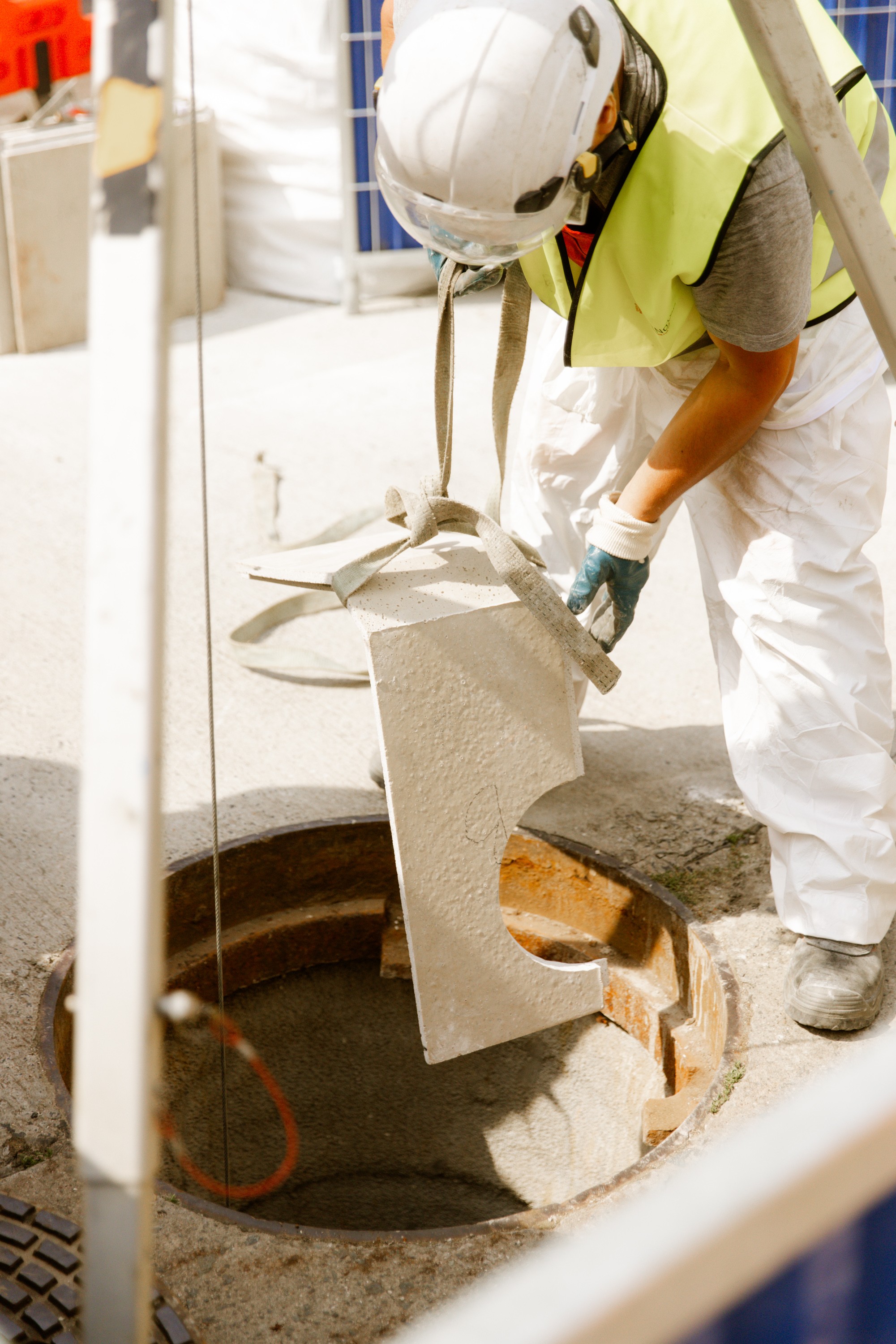 DURA.Port Manhole Renovation: Fast, watertight and durable
